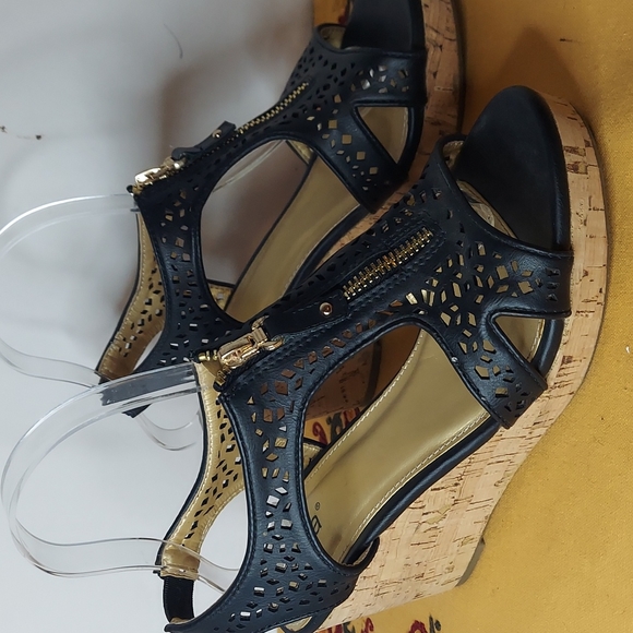 Diva | Shoes | Diva Cork Lazer Cut Wedge Zip Up Sandals Size 7 | Poshmark